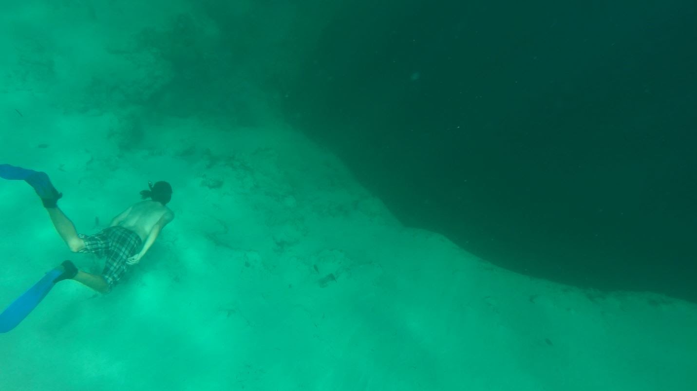 Catchin' Rays: Dean's Blue Hole - Long Island, Bahamas