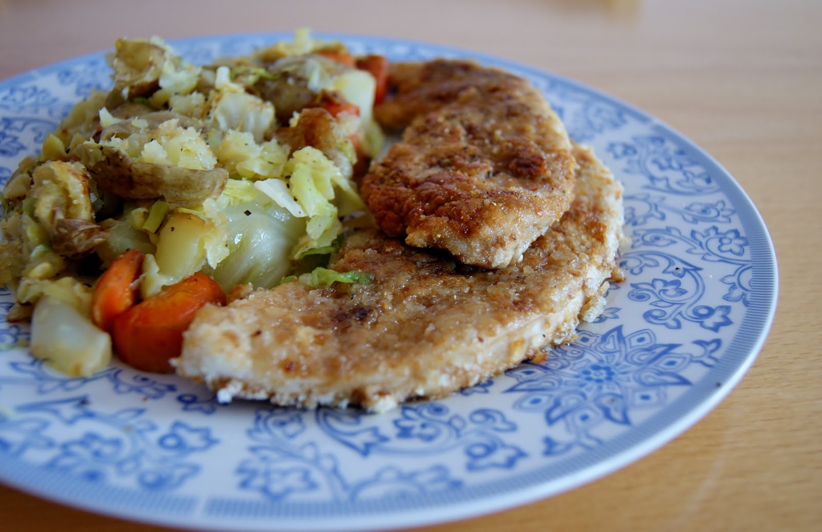 Anne's Kitchen: Turkey Escalopes...with Marmite love!