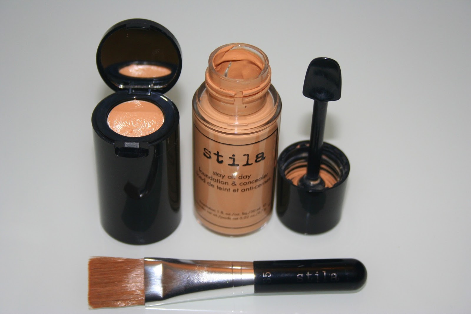 Fashion Maven... Mommy: Stila Stay All Day Foundation and Concealer ...
