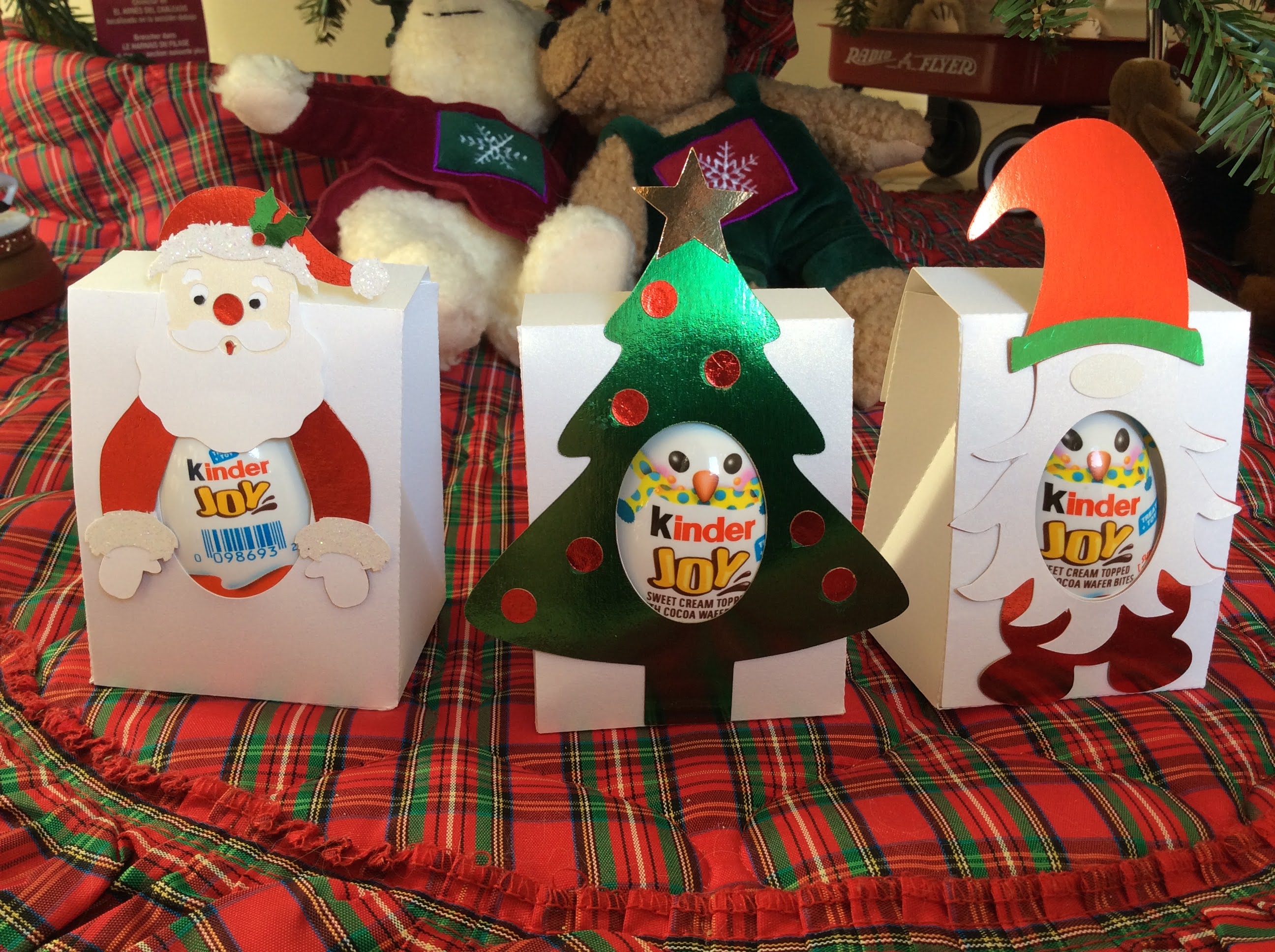 Papercrafts and other fun things: A Kinder Joy Box For Christmas Gift ...