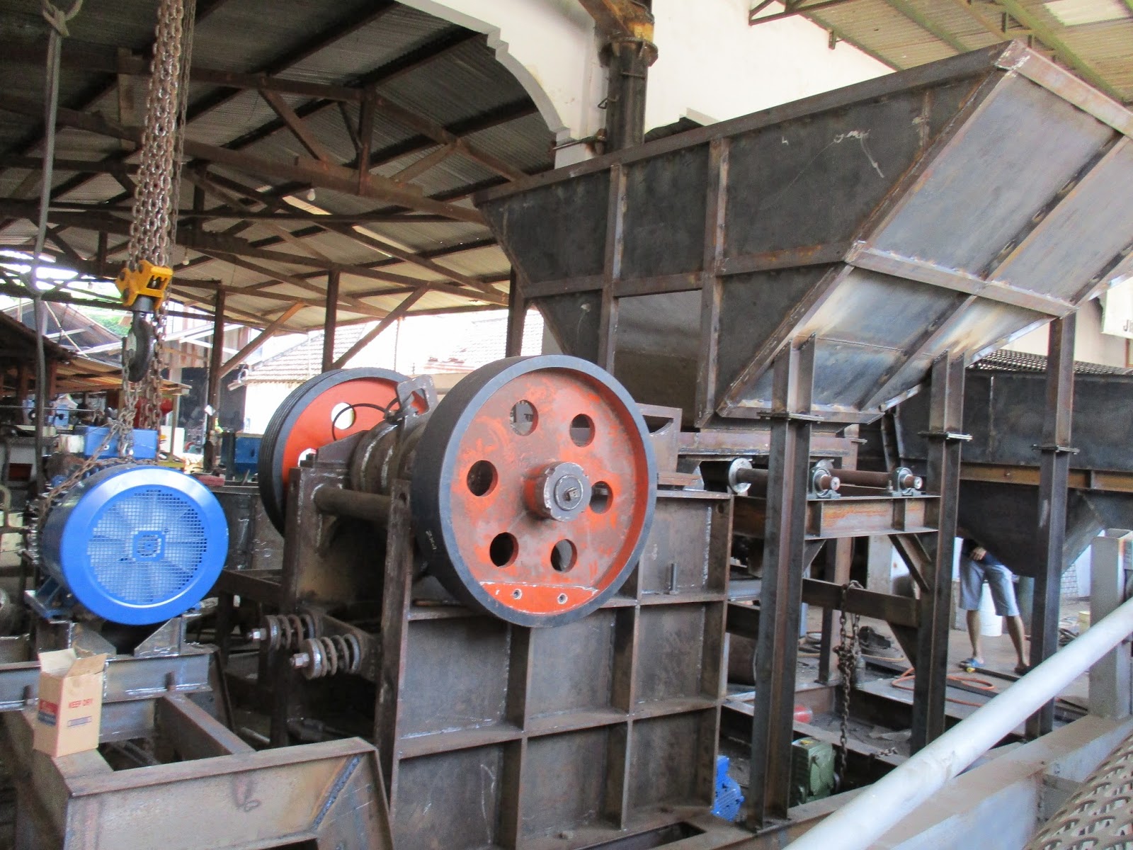 STONE CRUSHER / PECAH BATU / MESIN PEMECAH BATU / MESIN BATU SPLIT ...