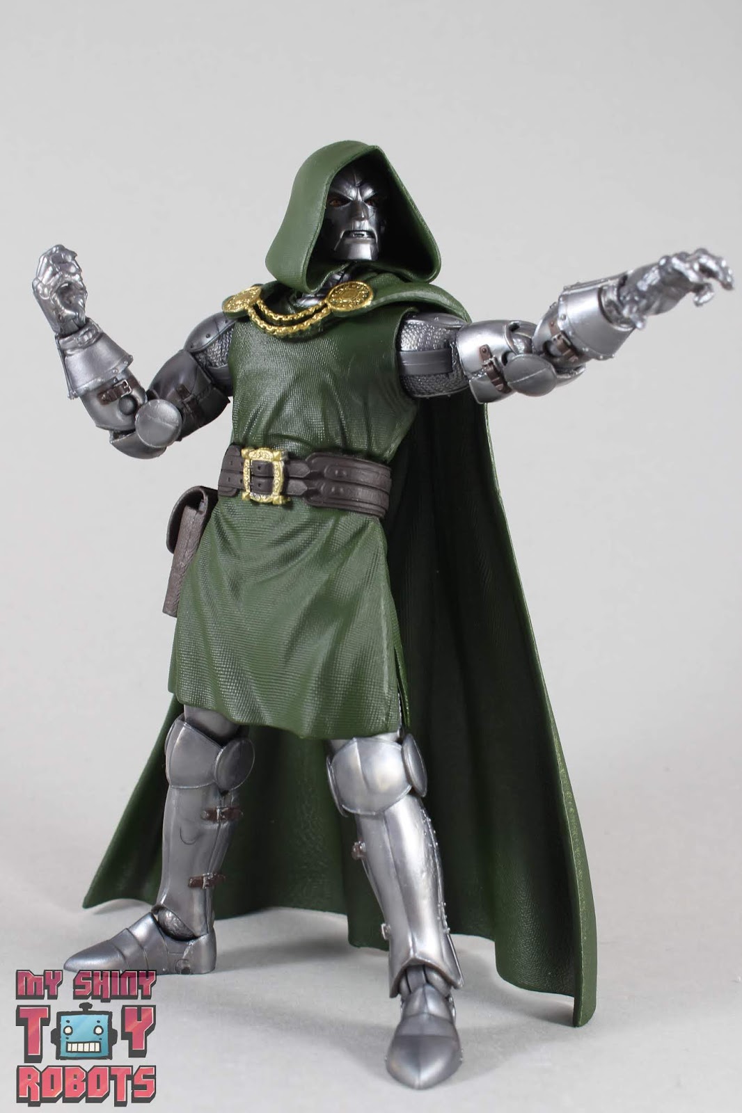 My Shiny Toy Robots: Toybox REVIEW: Marvel Legends Doctor Doom