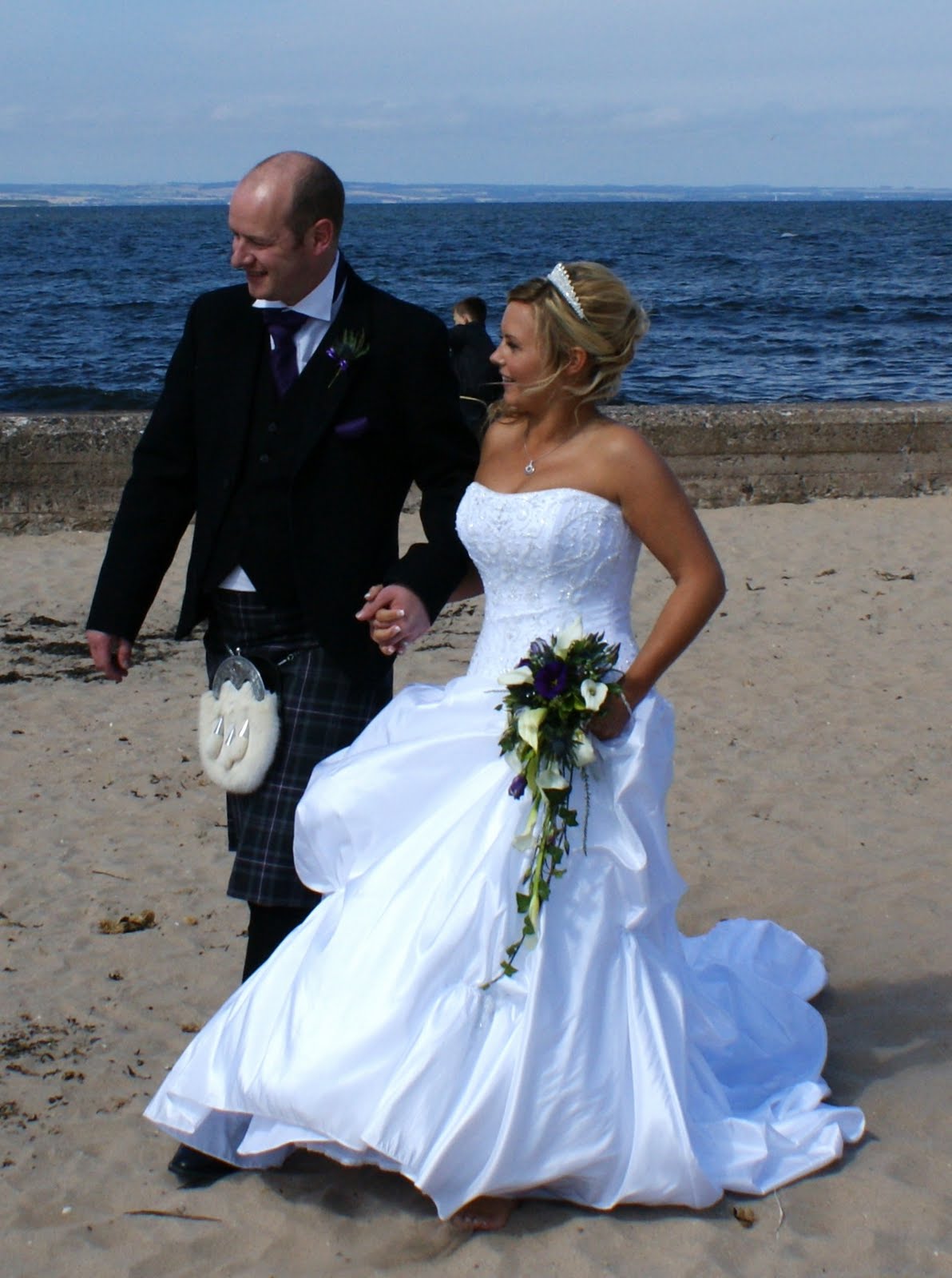 Tour Scotland: Tour Scotland Photographs Bride and Groom St Andrews ...