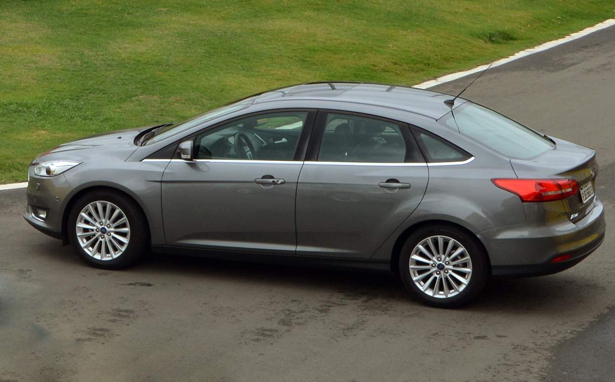 Focus Fastback x Toyota Corolla: desempenho e consumo