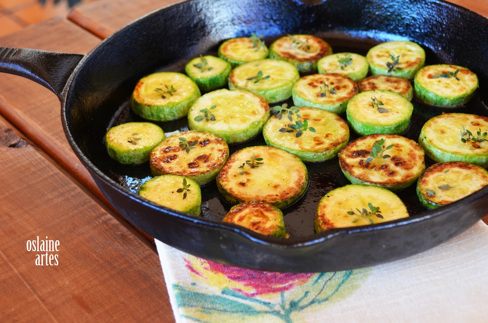 Abobrinha Sauté com Tomate Cereja e Abobrinha Grelhada - Caramelo e Sal