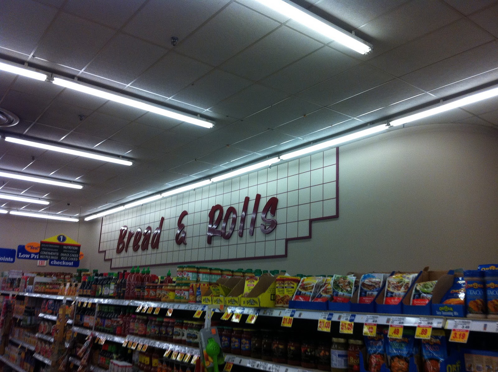The Mid-South Retail Blog: Kroger Neon and Wannabe Neon Décor