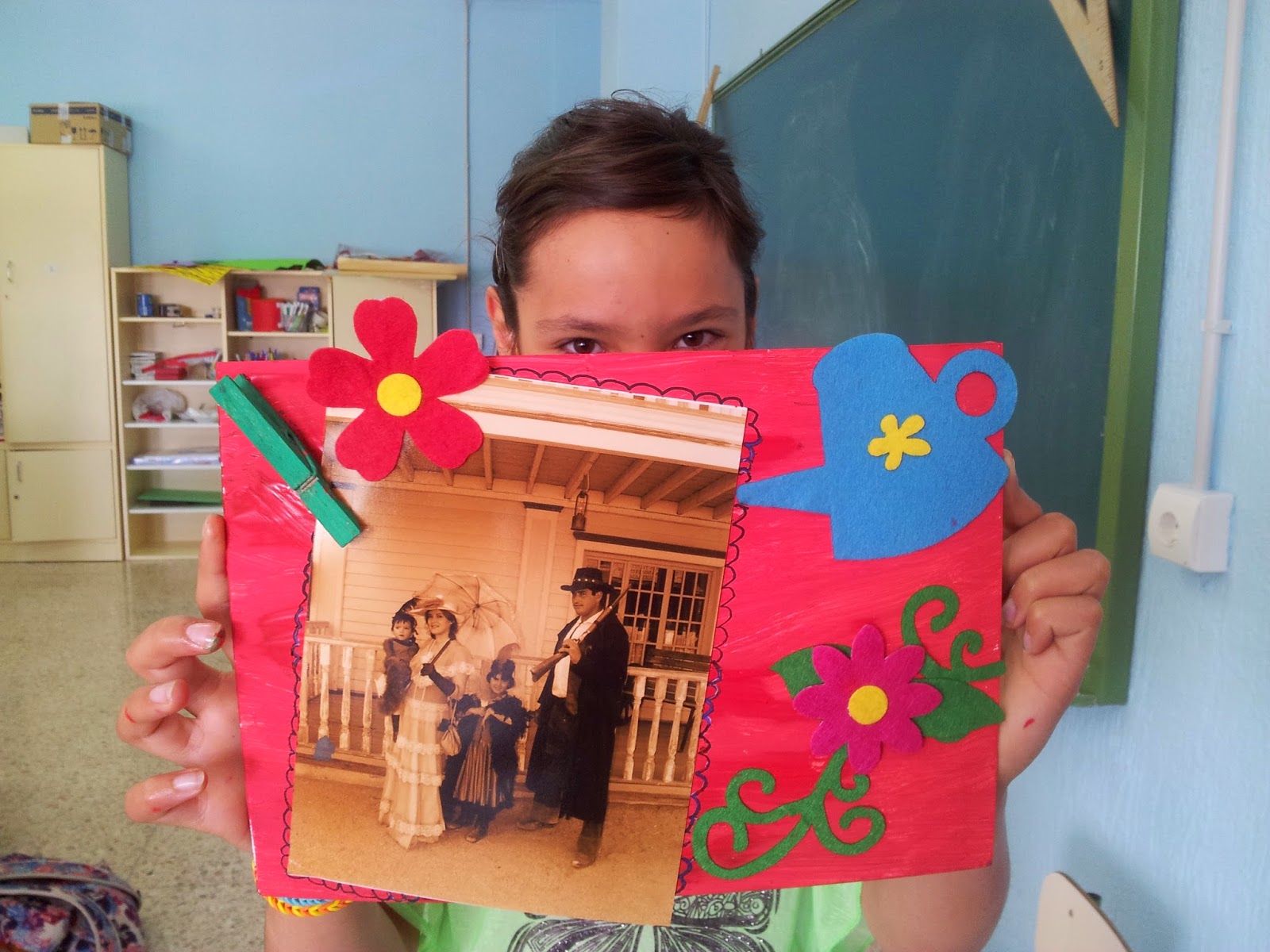 OUR ENGLISH CLASS: Art and crafts