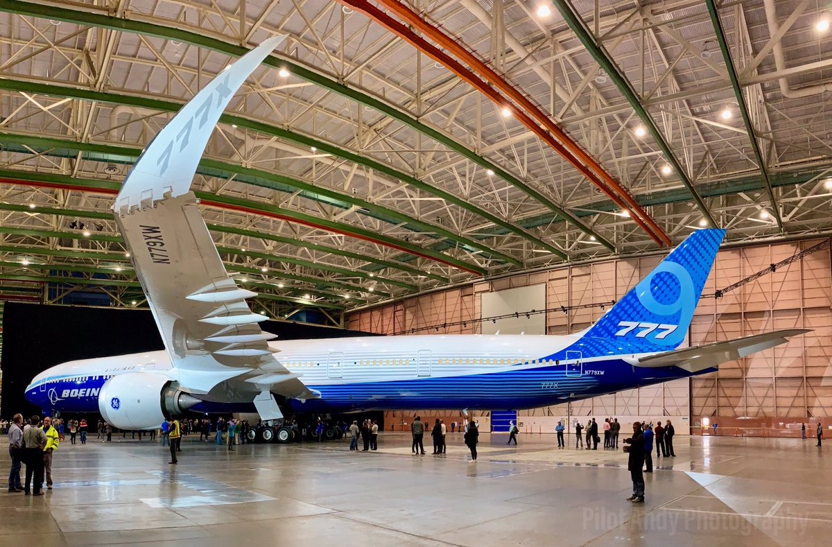 보잉 차세대 B777-9, 심각한 위기 속에 조용히 공개 - 항공여행