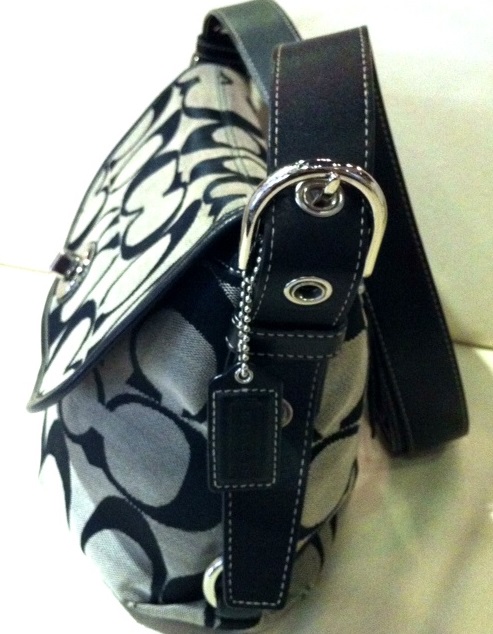 I Want Vintage | Vintage Designer Handbags: Coach 15171 Signature Flap ...