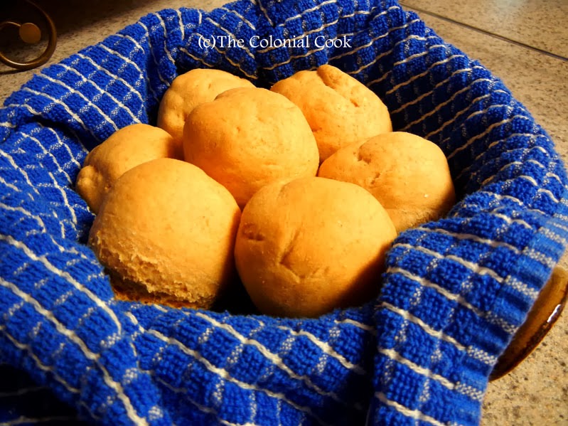 The Colonial Cook--Receipts From Colonial to Modern Day: 1845 Roll Recipe