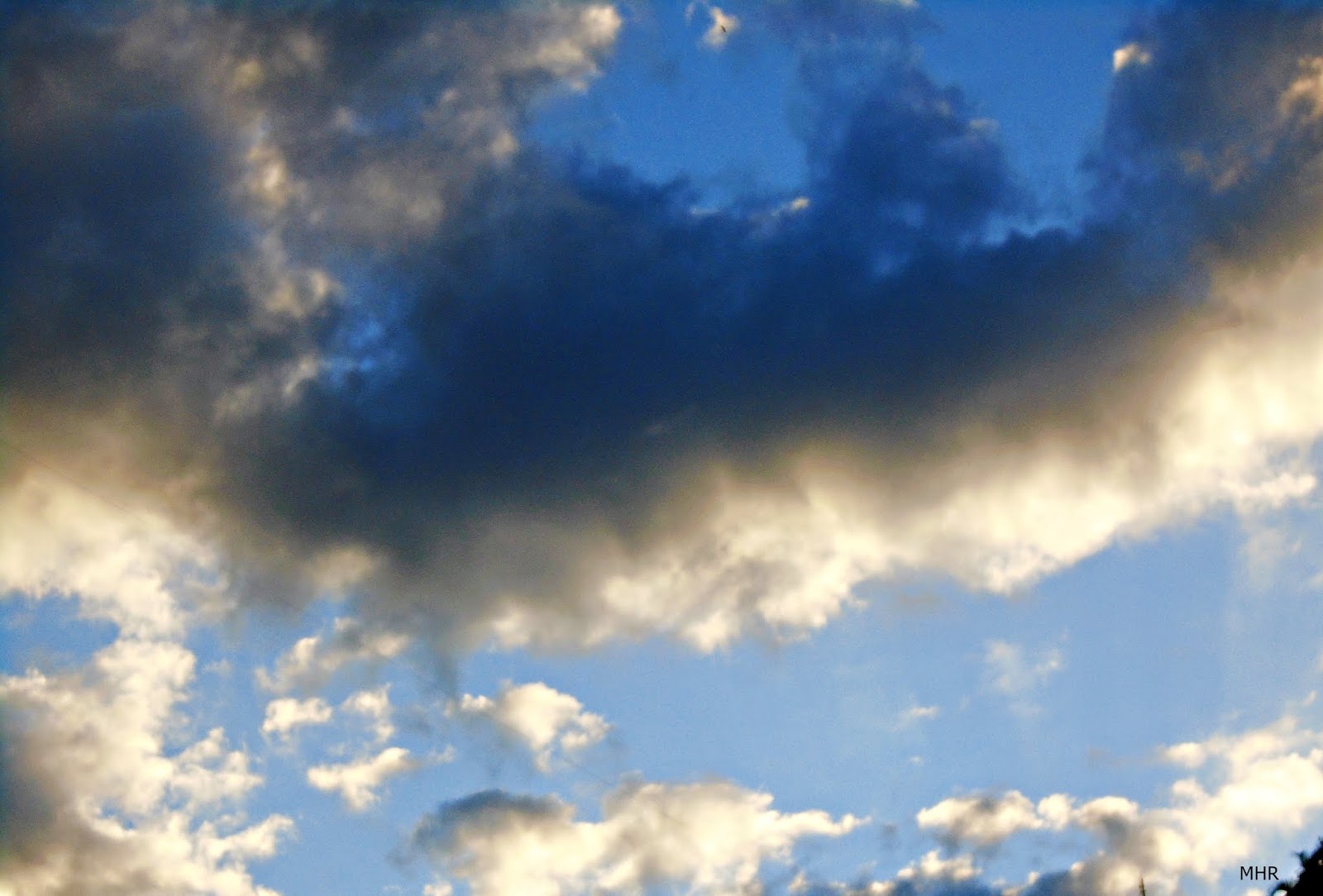 MHR Cliques: Claro & Escuro