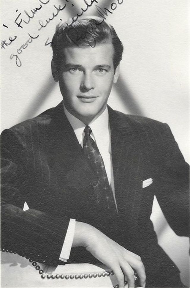 50 Handsome Photos of Legendary James Bond Star Roger Moore From ...