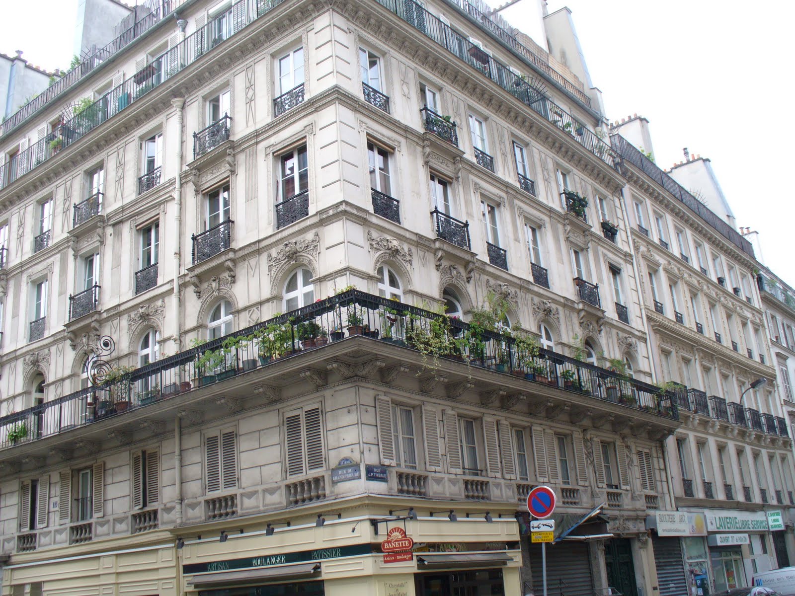 Les balcons de Paris: Balcons en étages bas