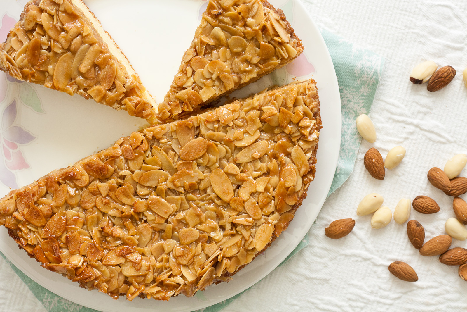 Švedski kolač sa bademima (Tosca cake) | Na tanjiru