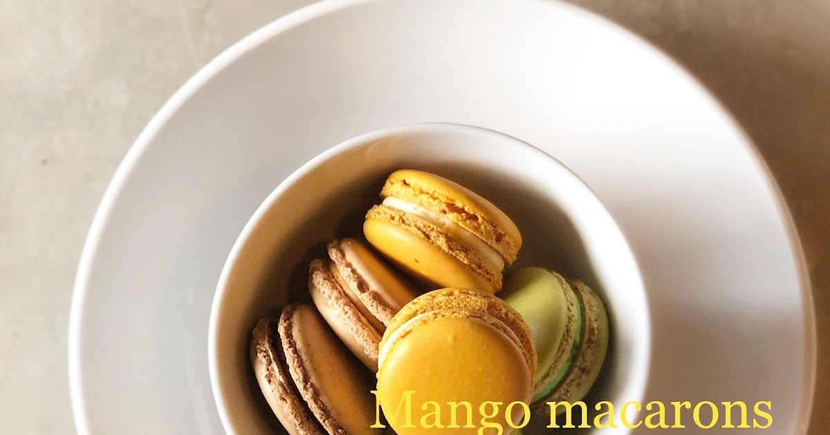 Rice and Coconut: mango macaron