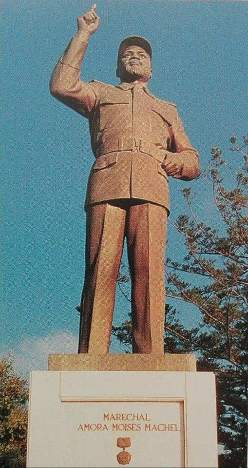 Livros Ultramar - Guerra Colonial: Africa - 'ISTO É MOÇAMBIQUE', de Ian ...