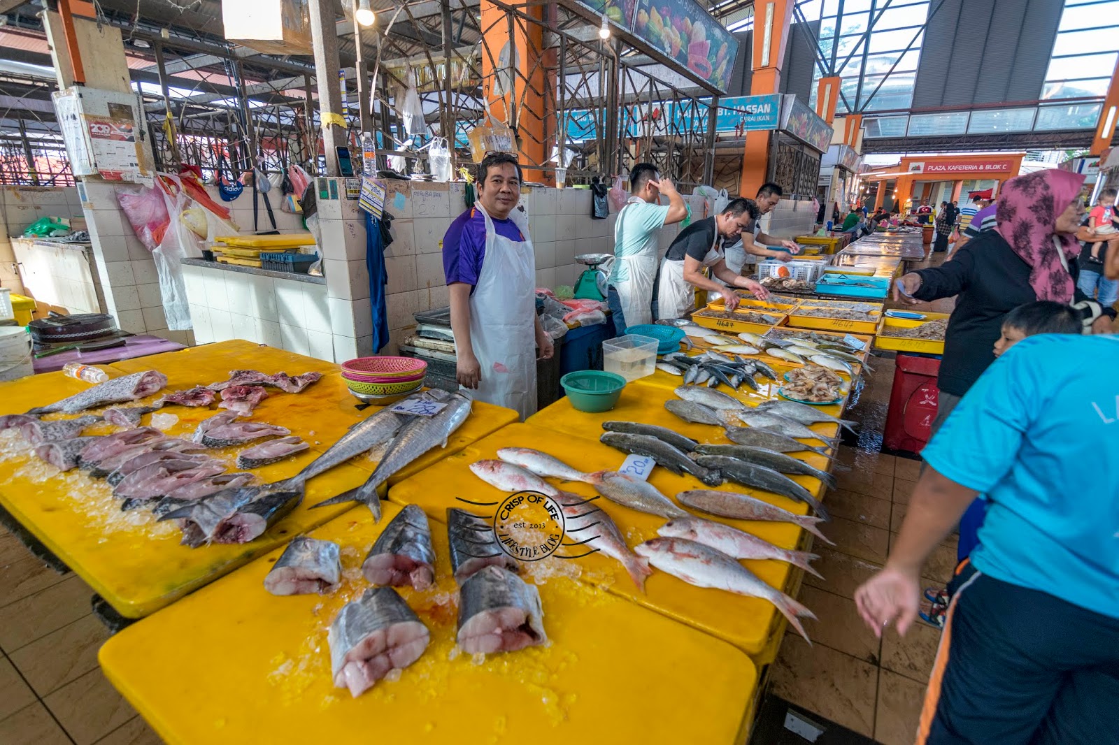 Satok Weekend Market - The Unique Excursion Into a Massive Local Market ...