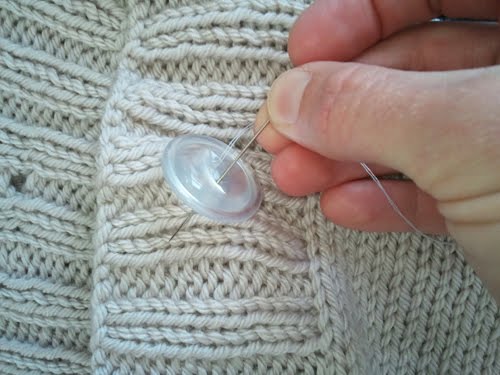 LuluKnits: How to Sew a Button on Knits