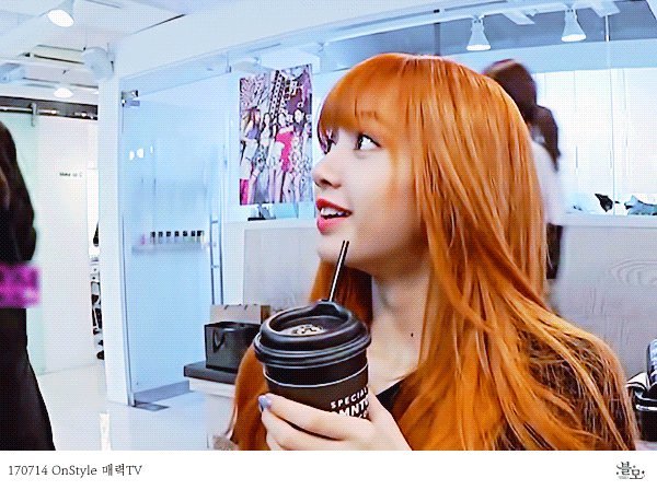 LISA IN INSTIZ AREA 17.07.20 - BlackPinkbuzz