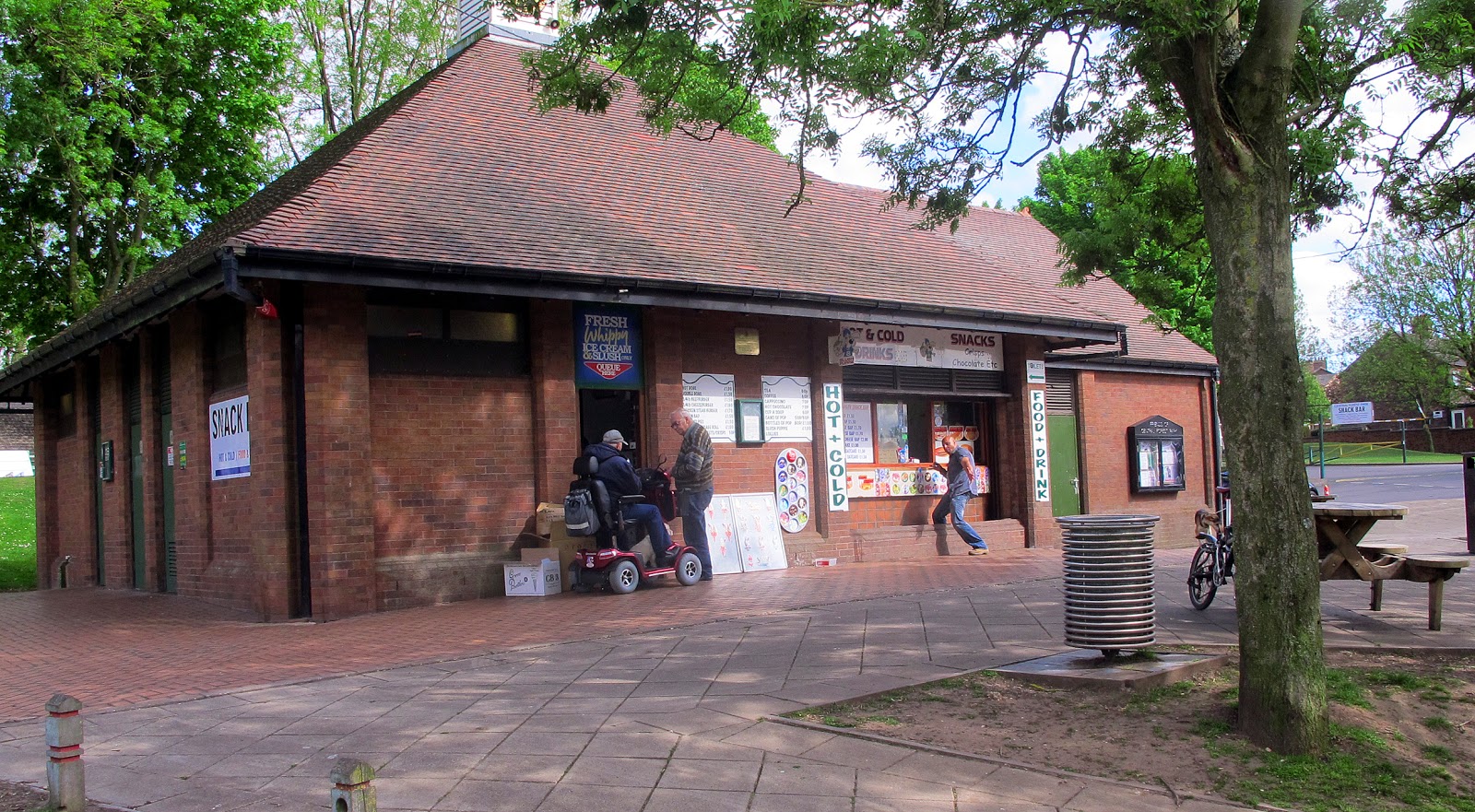 Two Wheels and a Camera: Biddulph Valley Way