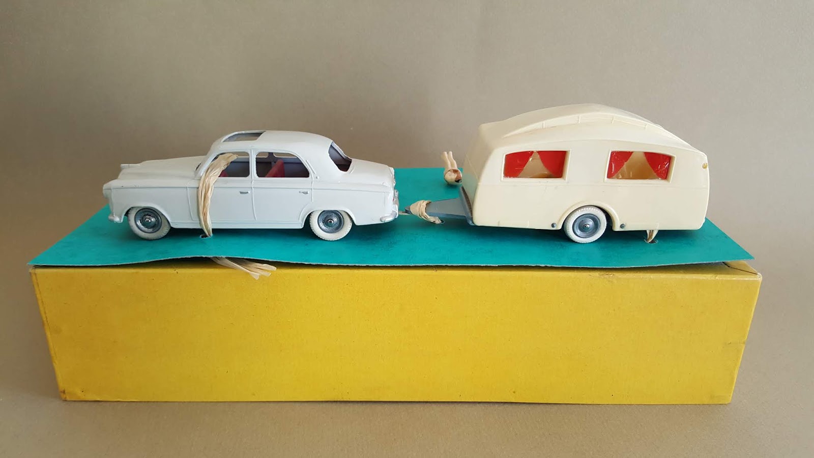 AU JOUET PARISIEN: Solido Junior Démontable Coffret Junior 2 Peugeot ...