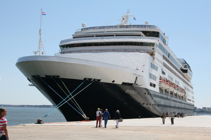 cruise ships fotos: MS RYNDAM, primeira vez em Lisboa - 25ABR11