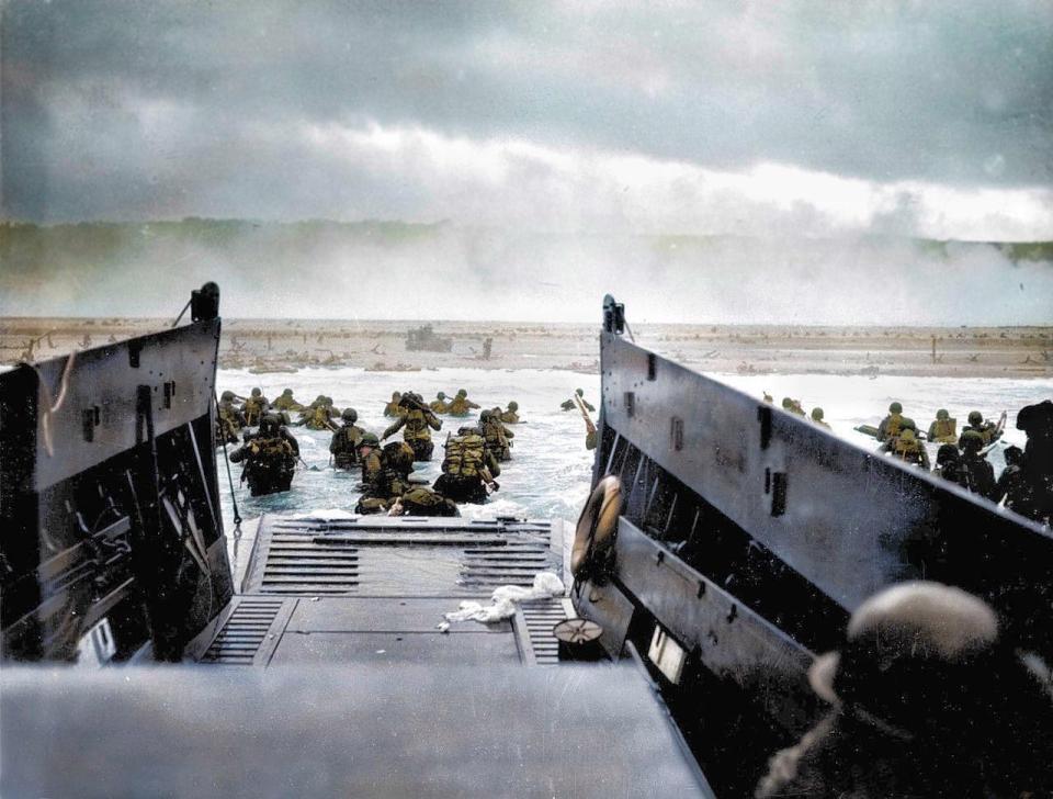 D-Day in Color: Stunning Retouched Photos of Brave Allied Troops Landing Normandy Beaches in ...