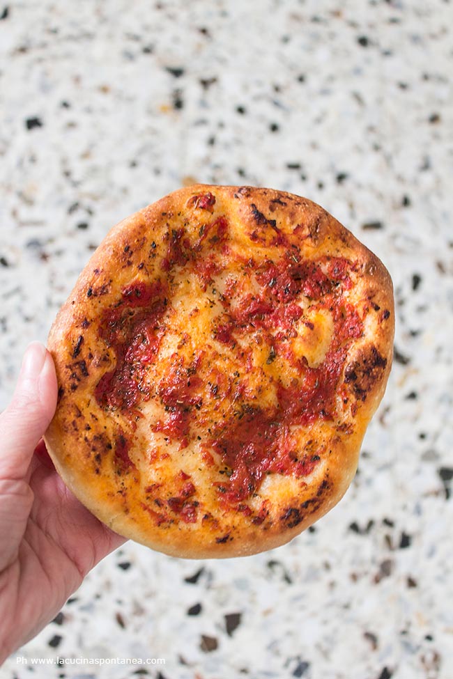 Le pizzette rosse di Paoletta - La cucina spontanea - ricette ...