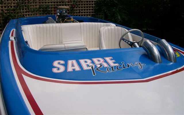 AUSSIE SKIBOATS: SABRE RACING