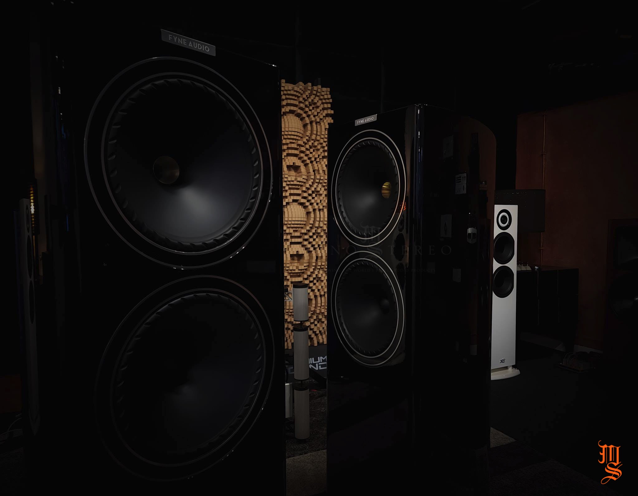 FYNE AUDIO F704 SPEAKERS – M & S | Ultimate High-Fidelity