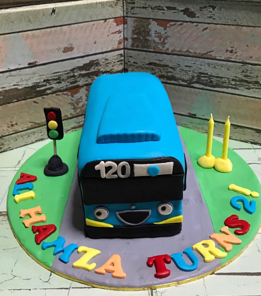 Izah's Kitchen: 3D Tayo the Little Bus cake, Halal Tayo themed cake ...