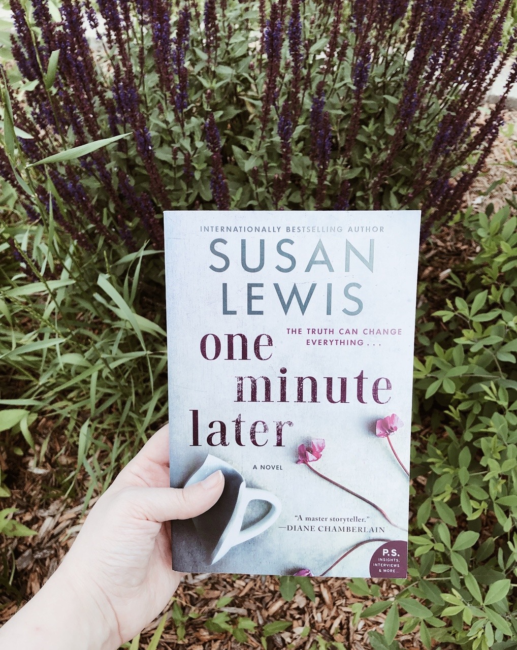 Blog + Instagram Tour: One Minute Later by Susan Lewis - Booked J | in ...