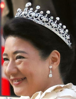 Tiara Mania: Empress Shōken of Japan's Meiji Scroll Tiara