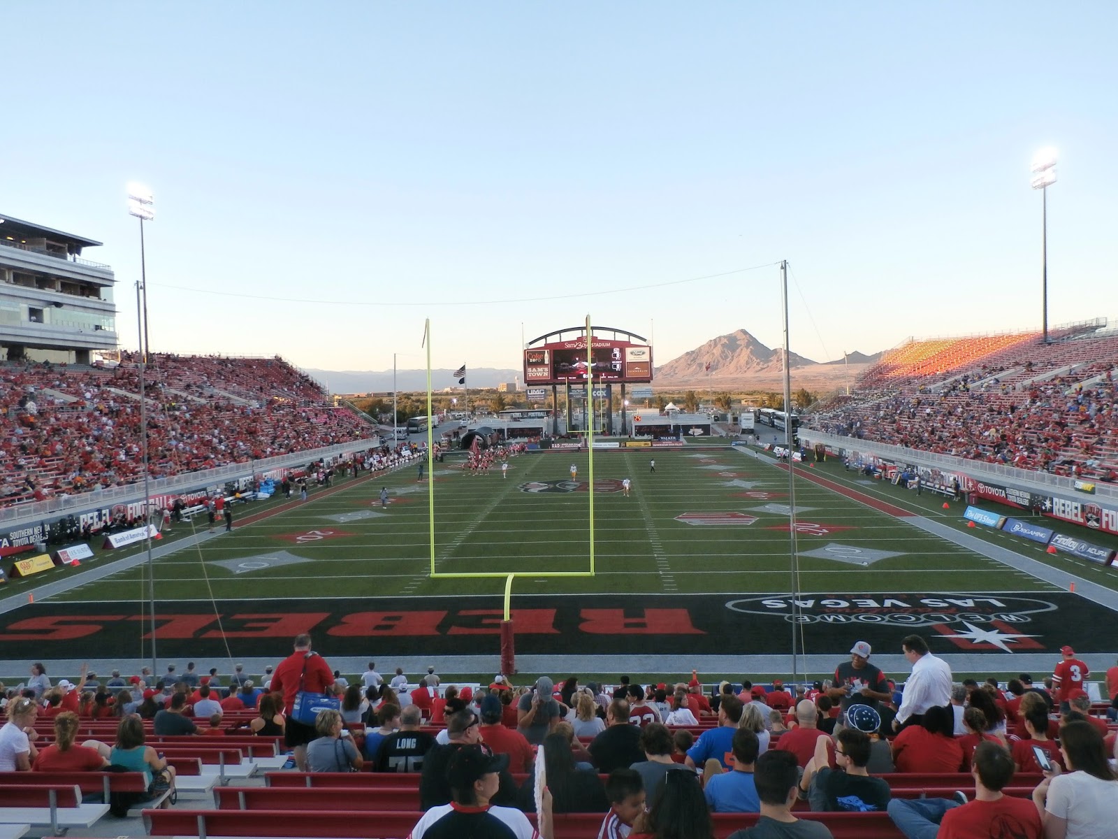 Adventures in Weseland: Welcome to Sam Boyd Stadium