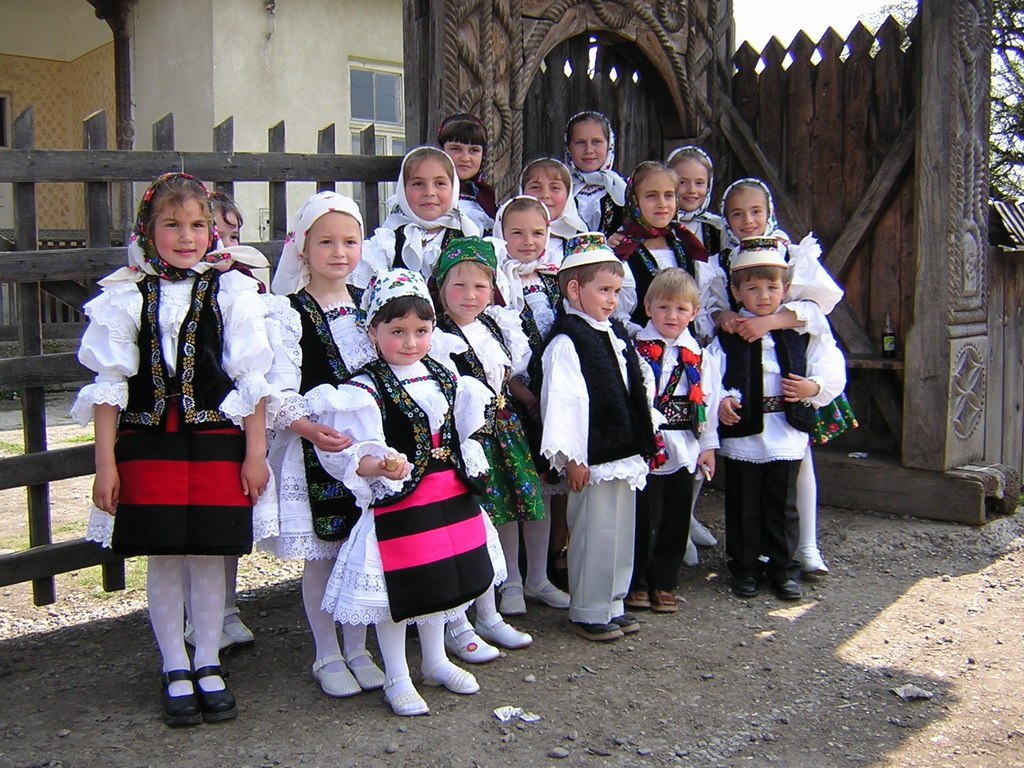 Imagini si poze de Craciun: Colindatori in Maramures