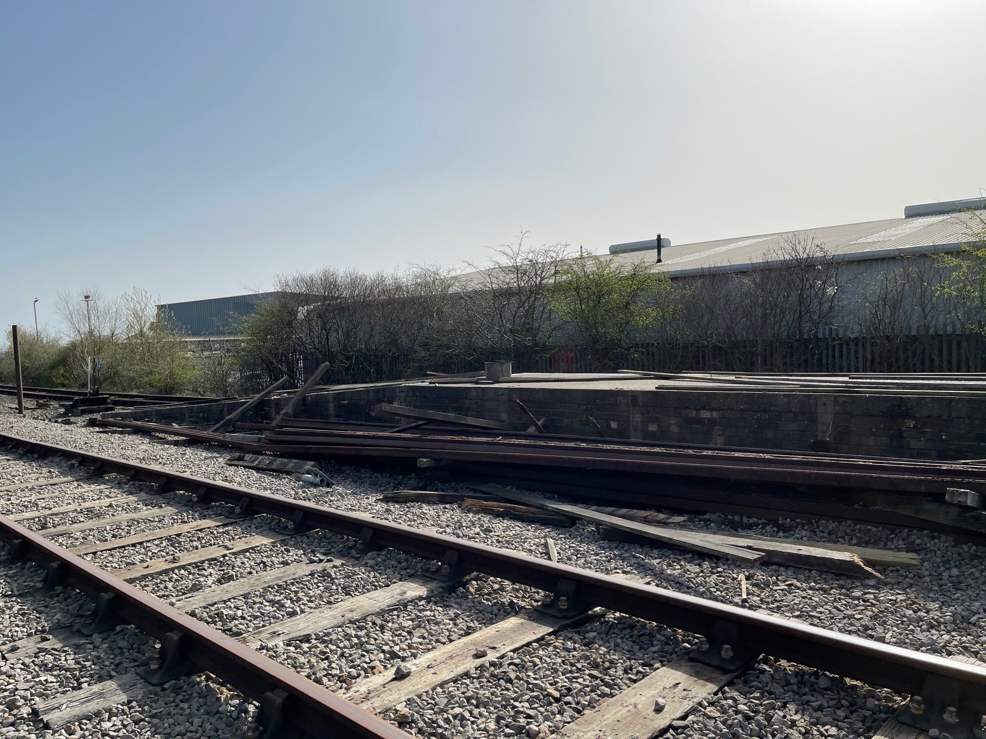 North Tyneside Steam Railway: Middle Engine Lane platform fence removal