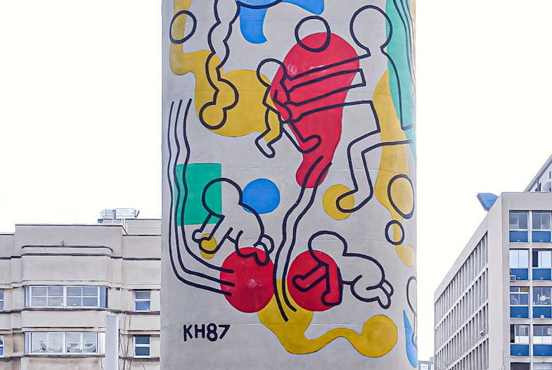 Paris : Tour Keith Haring, le totem pop art de l'Hôpital Necker Enfants ...