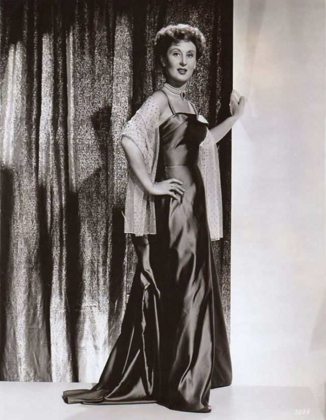 30 Vintage Portrait Photos of Betty Garrett in the 1940s and ’50s ...