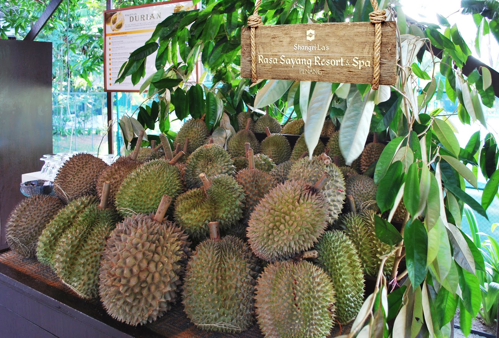 Eat-All-You-Can Seafood Live Cooking & Durians at Shangri-La's Rasa ...