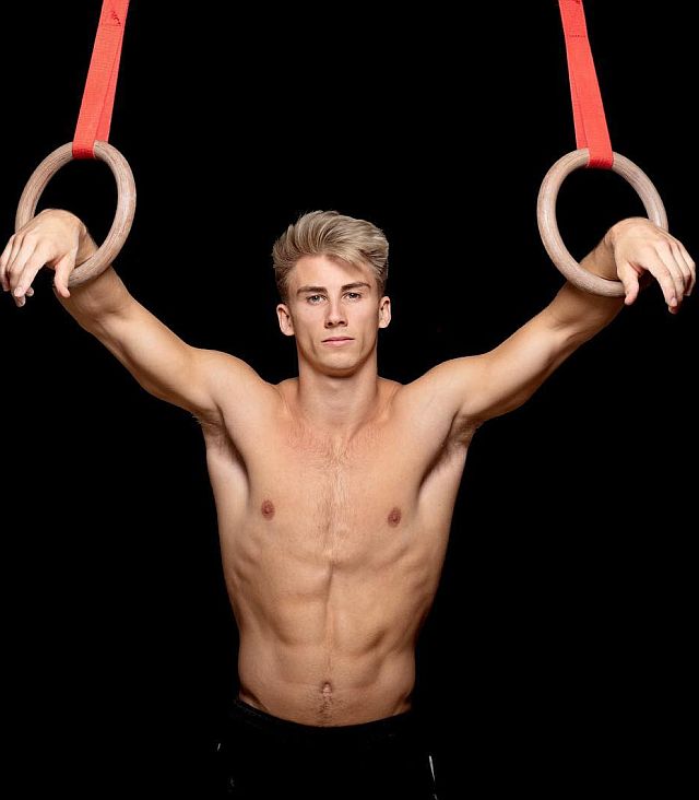 Favorite Hunks & Other Things: Thursday, September 12, 2019