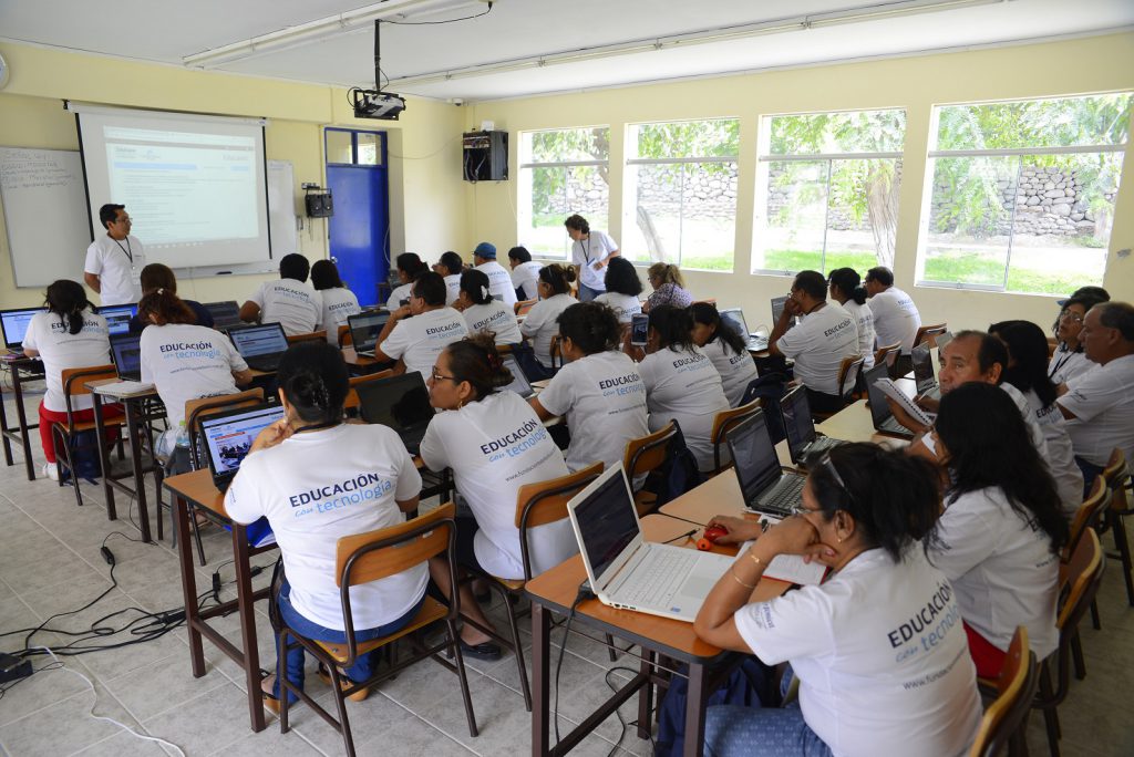 "Group 10 Noticías-Huancayo": ¿Cómo se ha transformado la educación en ...