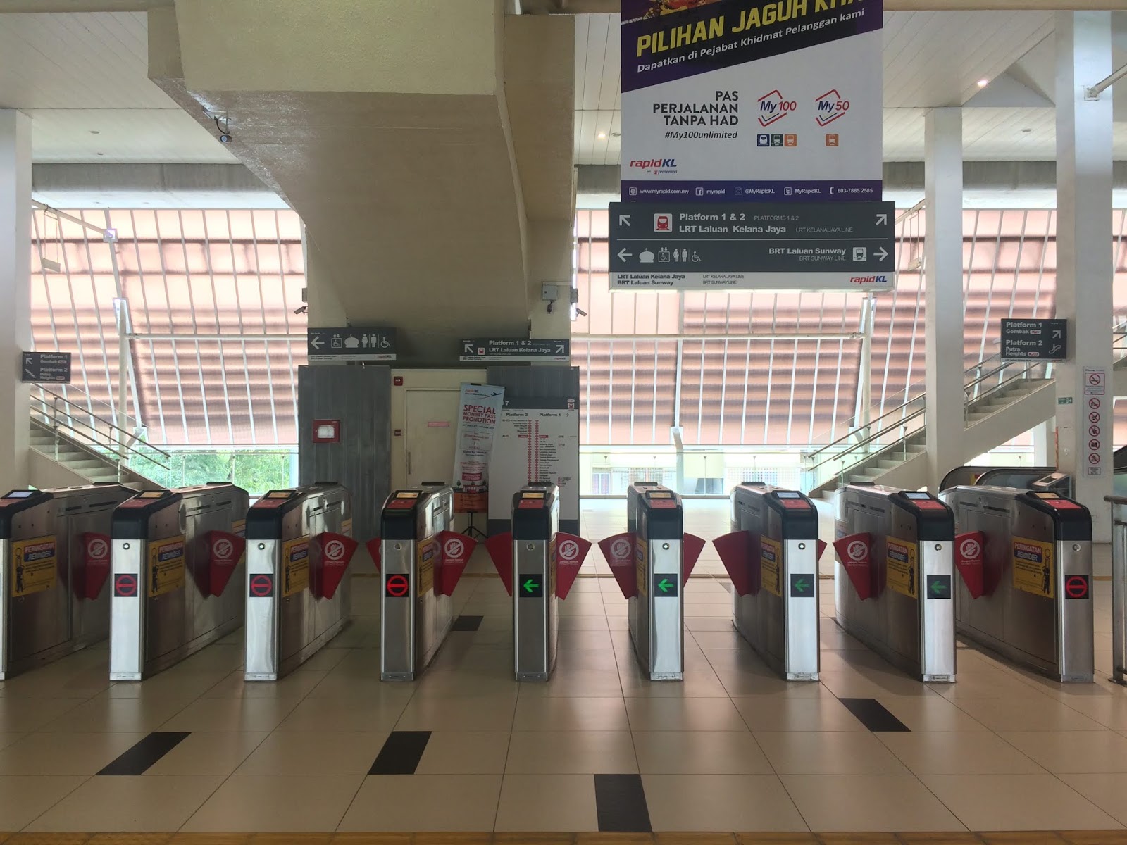 Kuala Lumpur Walk Pics : Kuala Lumpur: LRT USJ 7 Station