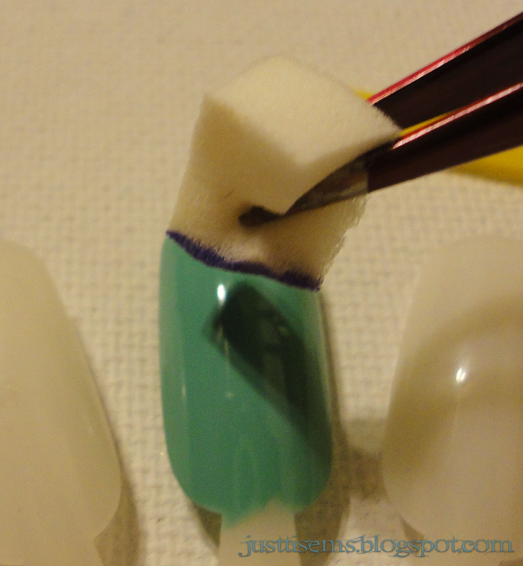 Just Tis Ems: Tutorial: Nail Art - Sponge Gradient meets Splatter