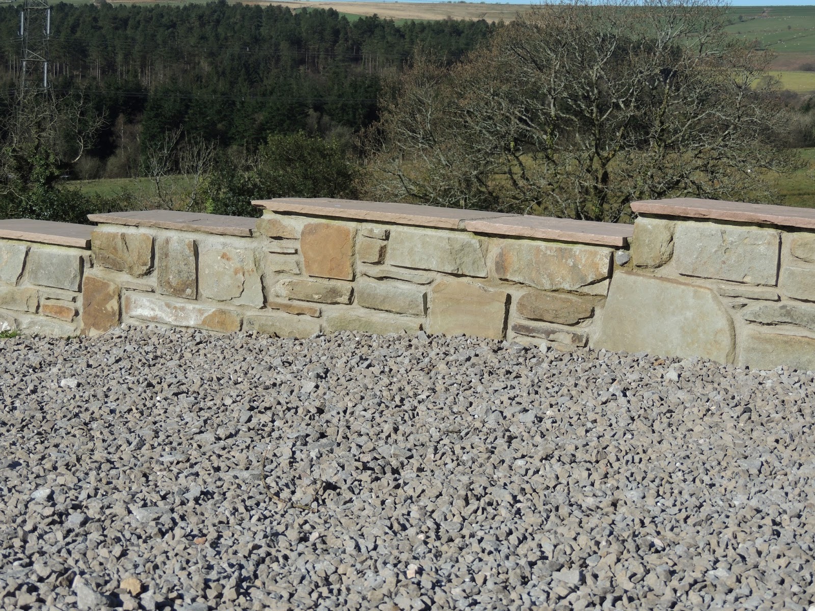 CWM LLYNFI BRICKLAYING : Dwarf stone wall