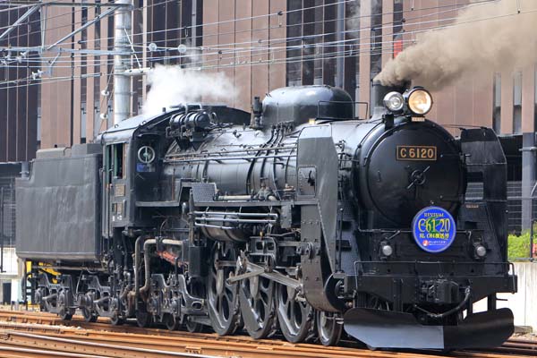 撮り鉄人生録+α: 今日のC6120(21) 「復活」HMを付けて高崎駅を発車