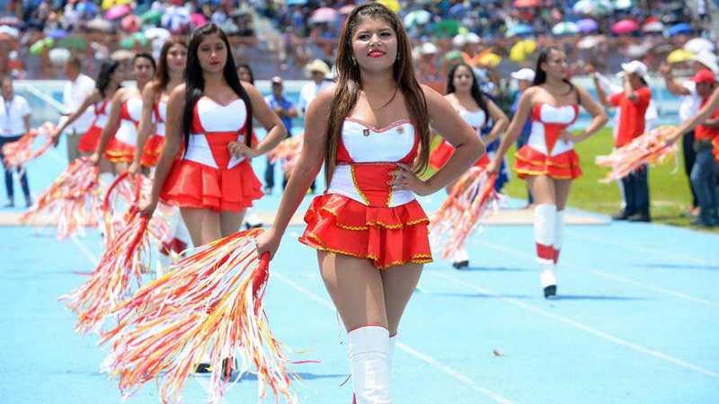 Demasiadas Noches: Cachiporristas (El Salvador)