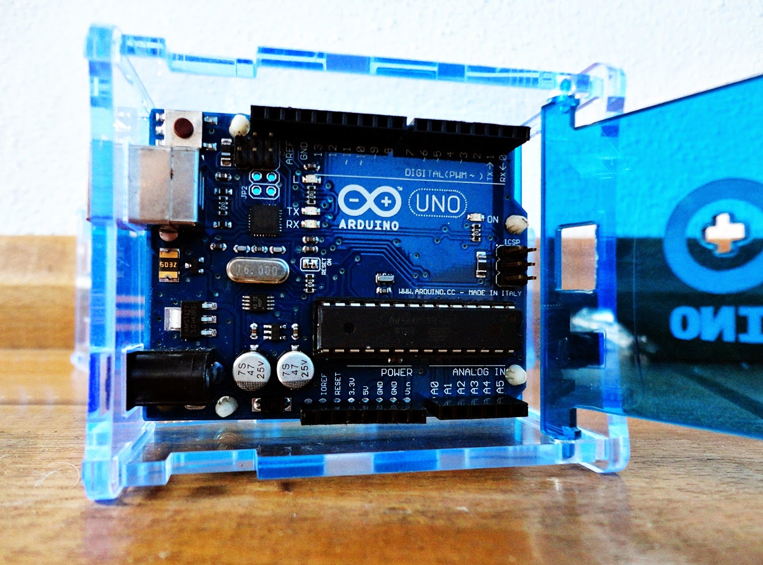 ArduiNerds: Case de Acrílico para Arduino Uno!