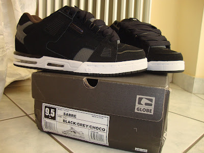 Globe Shoes: Globe Sabre. Oldschool chunky skate shoes