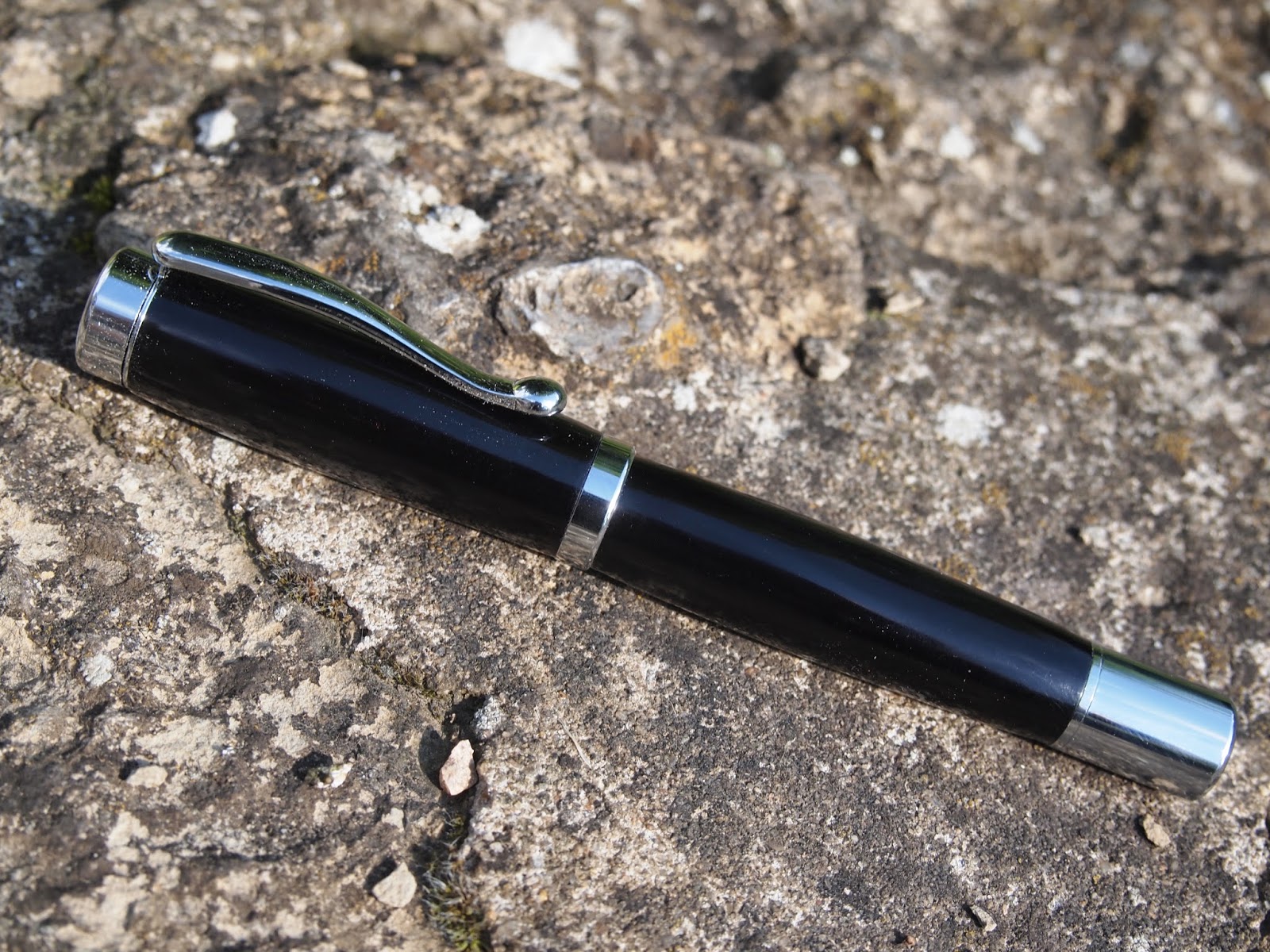 creation jb bois: Pierre de lait ou galalithe