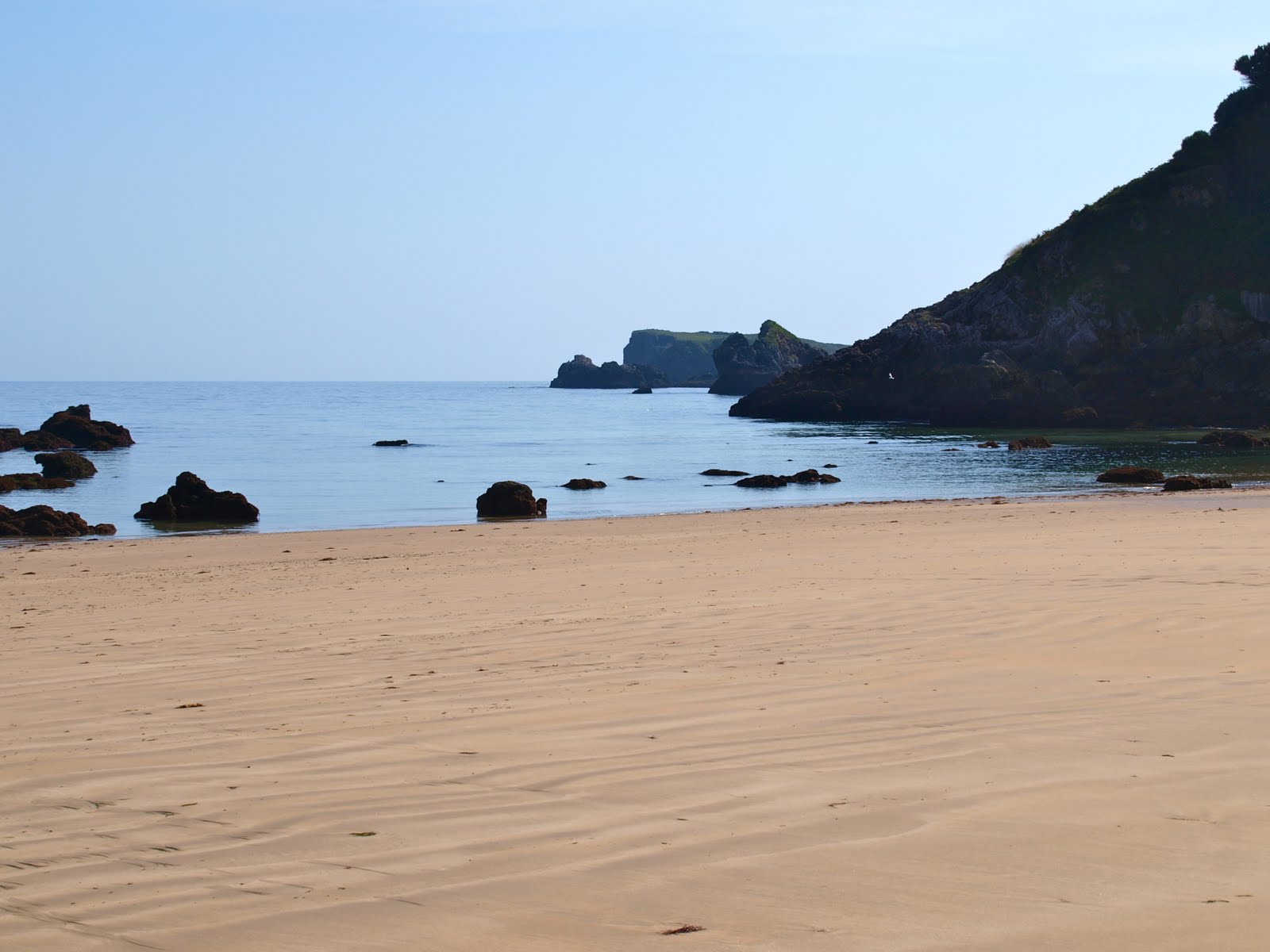 Piedra: Playa de Toranda, Llanes.